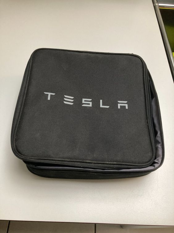 Tesla Ladekabel Bag Tasche (Gebraucht) in Cham für CHF 15 – mit ...