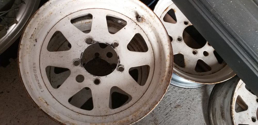 SUZUKI LJ80 / SJ410 / SJ413 4 JANTES 15 POUCES (Gebraucht) in cortébert ...