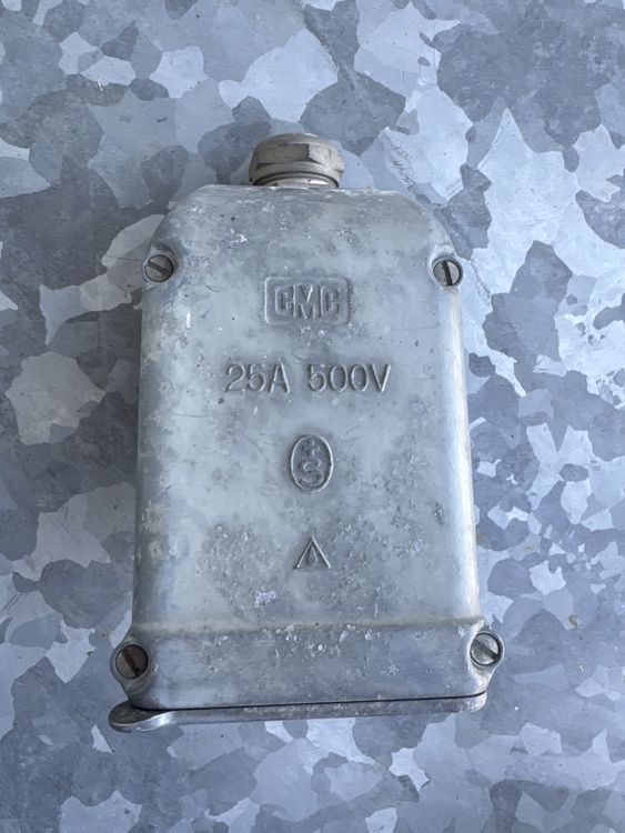 Steckdose J25A 4P | Kaufen auf Ricardo