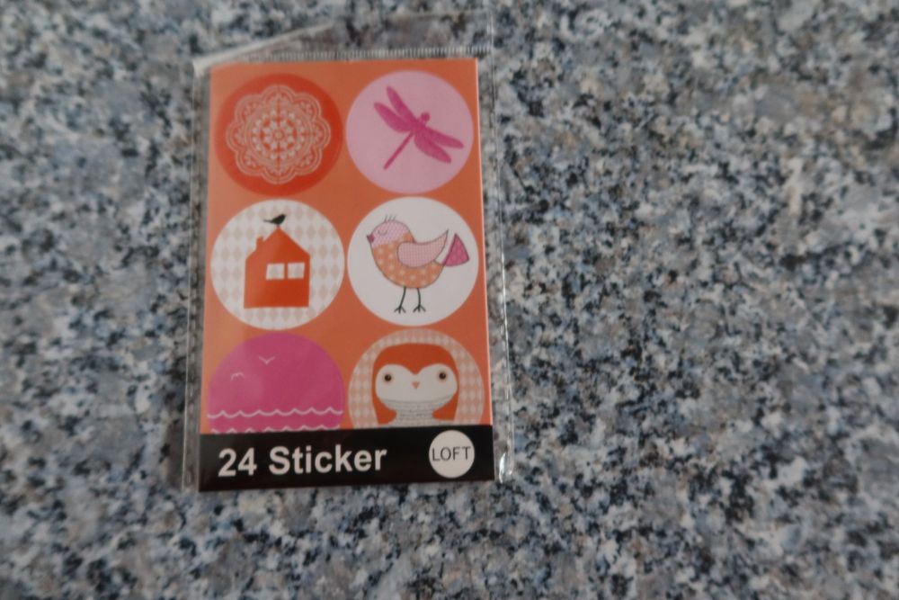 Sticker (Neu und originalverpackt) in Täuffelen für CHF 1 – mit ...