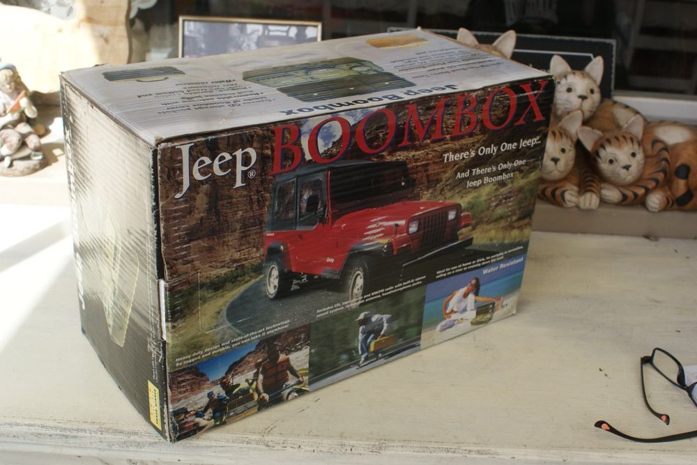 Vintage DESIGN Radio 1995 JEEP Boombox Original Verpackt!! (Defekt) in ...