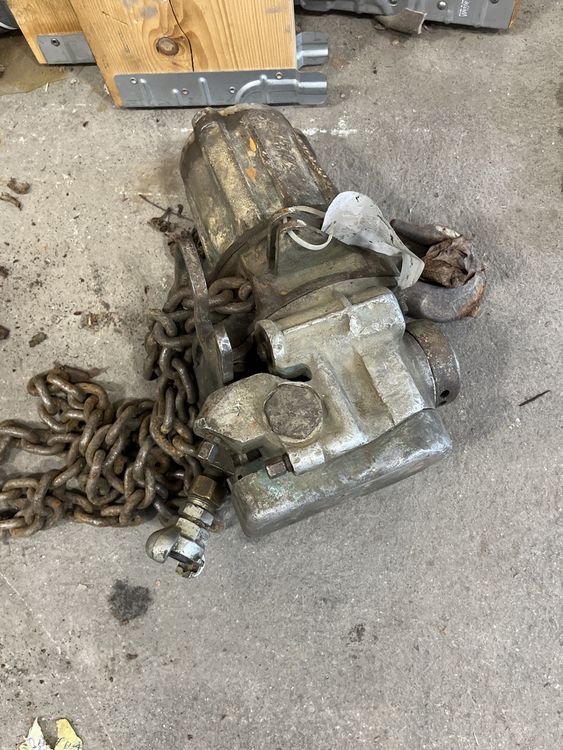 Kettenzug Tragkraft 2T (Gebraucht) in Unterterzen für CHF 50 – nur Abholung auf Ricardo kaufen