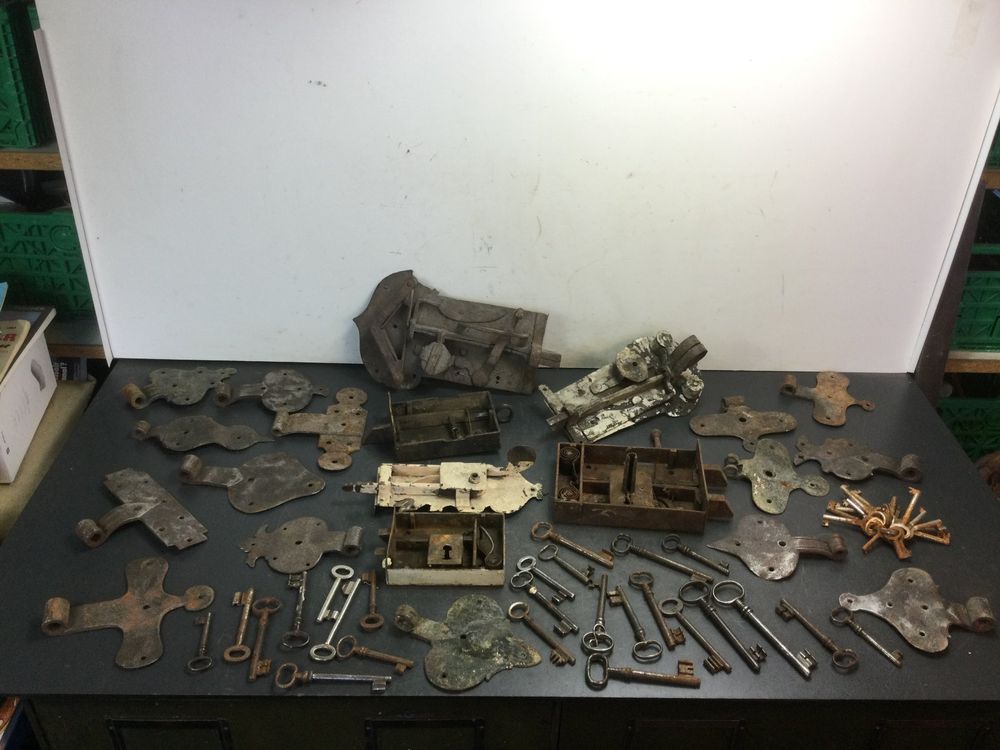Antike Schlosser Und Beschlage