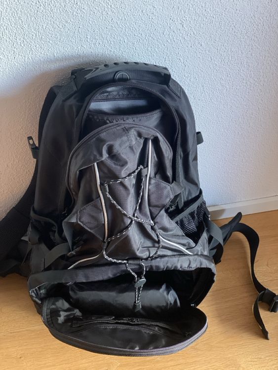 Praktischer, Rucksack von Held zu verkaufen! (Gebraucht) in ...