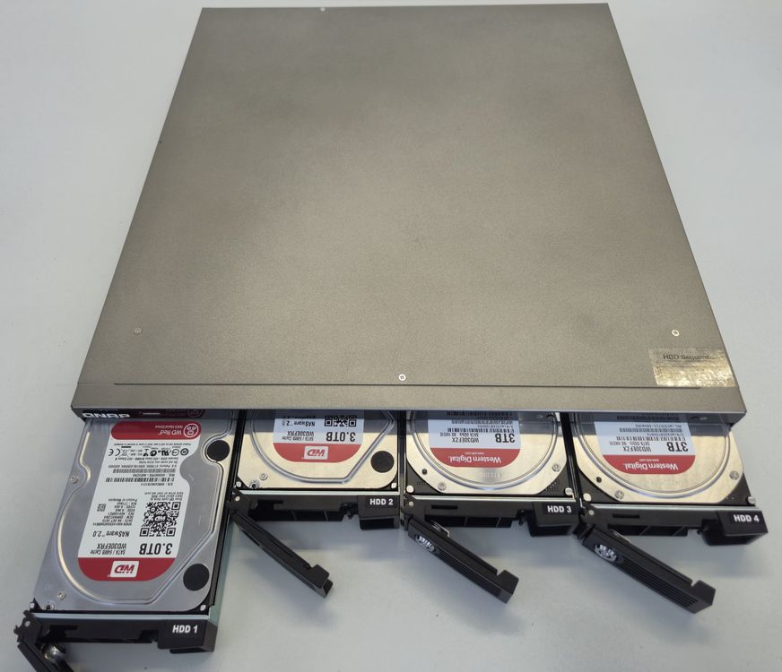 12 TB Qnap NAS TS-412U (4x 3TB HD) 19" Rack (Gebraucht) in Eglisau für ...