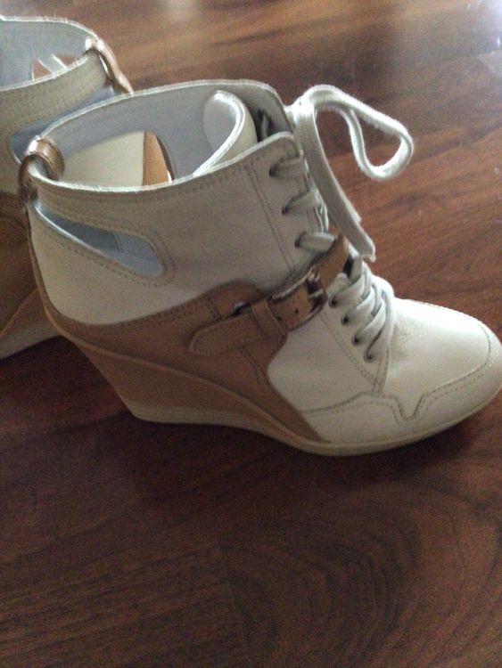Sportschuhe mit Absatz. // HOGAN (Gebraucht) in Zürich für CHF 80 – mit ...