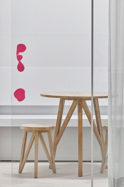 LOEHR Design Tisch & 3 Hocker, Eiche, Handarbeit (Gebraucht) in Baar ...