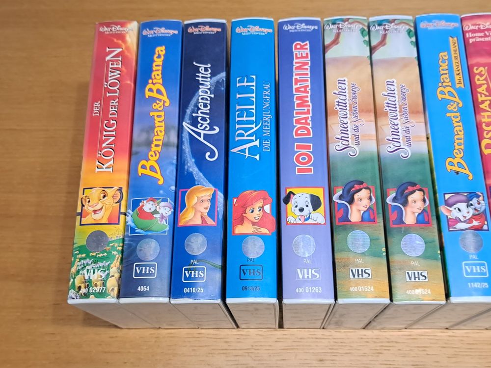 Sammlung mit Walt Disney VHS Videokassetten (Gebraucht) in Unterseen für CHF 12.8 – mit ...