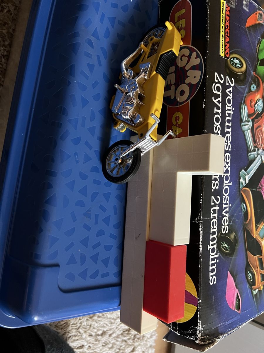 Gyro Jet cascadeurs (D'occasion) à Savièse pour CHF 20 – avec livraison ...