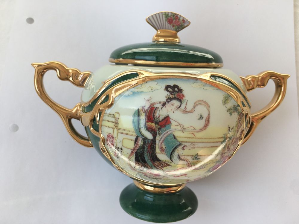 Chinese Porcelain Music Box (Neu (gemäss Beschreibung)) in für CHF 25 ...