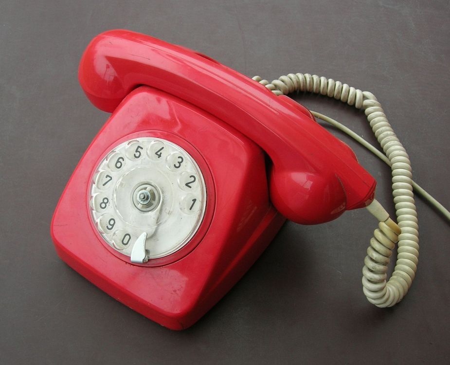 rotes Telefon, analog, Oldtimer, antik (Gebraucht) in Zürich für CHF 30 ...