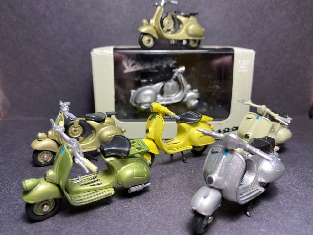 7 Vespa Modelle aus Metall - Kleine Sammlung - New Ray 1:32 (Gebraucht ...
