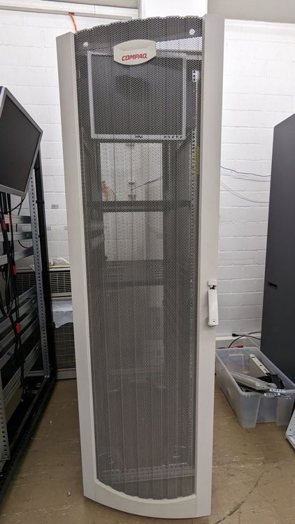 compaq Server Rack (Gebraucht) in Bettwil für CHF 2 – nur Abholung auf ...