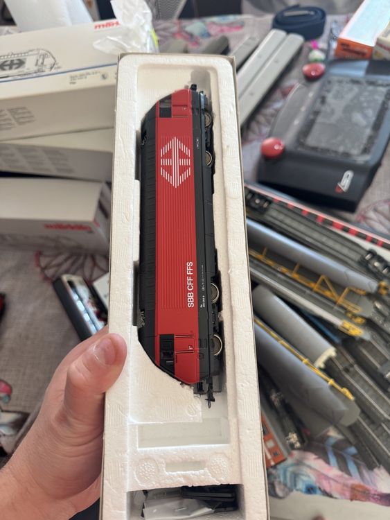 Locomotive CFF Re 4/4 II 11103 sans le moteur (Gebraucht) in Leytron ...