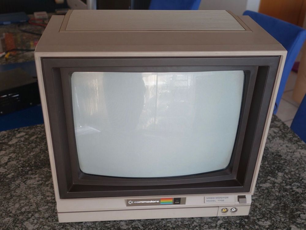 Commodore Monitor 1702 (Gebraucht) in Bützberg für CHF 351 – mit ...