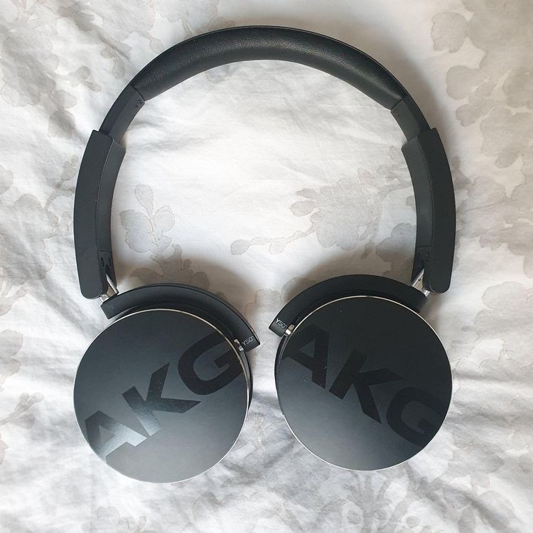 AKG Y50BT, kabellose Bluetooth Kopfhörer (Gebraucht) in Basel für CHF 39 – mit Lieferung auf ...