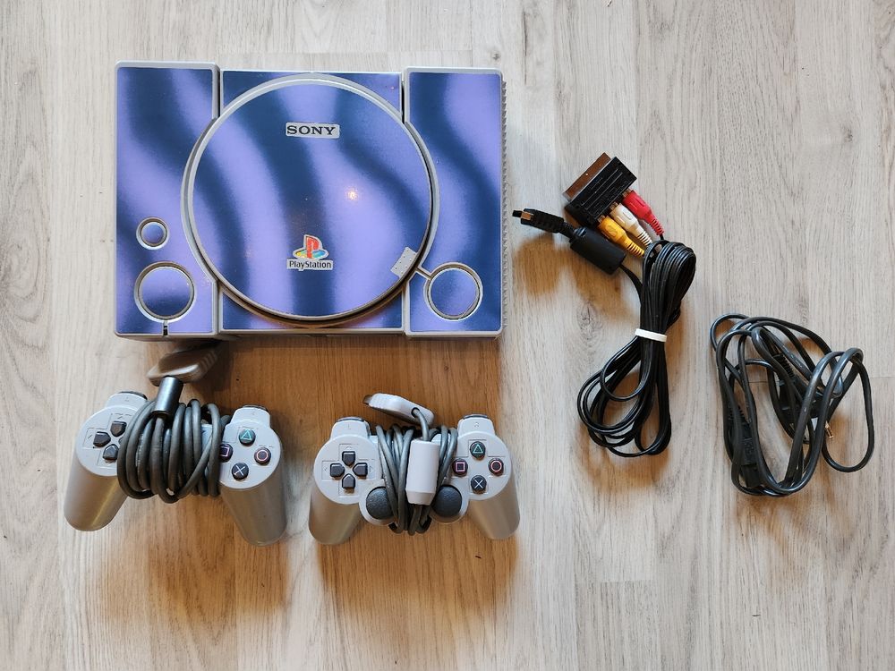 Sony Playstation 1 (Plays PAL & NTSC) (PS1) (Gebraucht) in Tafers für ...
