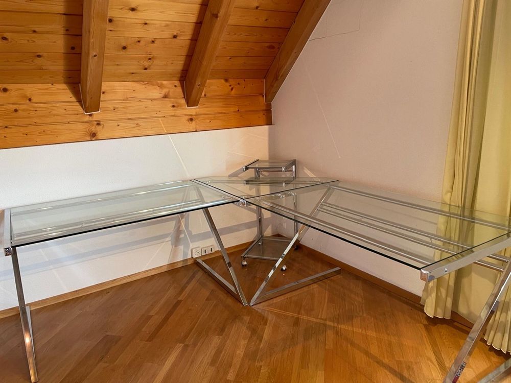 Schöner Glasschreibtisch (Gebraucht) in Gattikon für CHF 1 – nur Abholung auf Ricardo kaufen