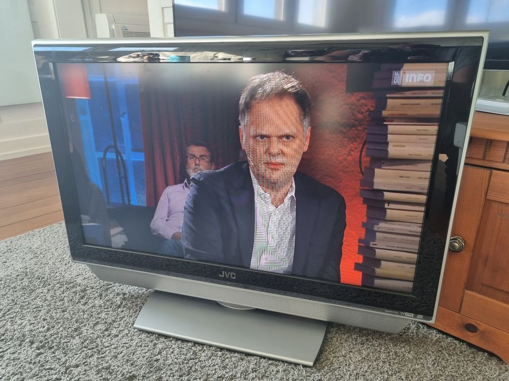 Fernseher LCD TV JVC LT-32G80SU - 32" TV mit Fernbedienung (Gebraucht) in Reichenburg für CHF 19 ...