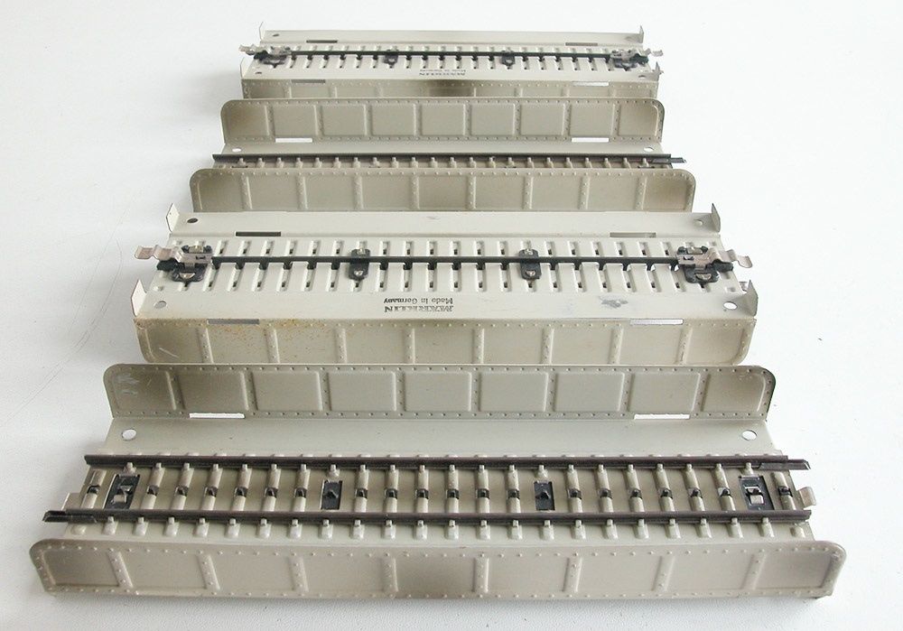 Märklin 4 Vollträgerbrücken 7161 Spur H0 (Gebraucht) in Oberwil BL für ...