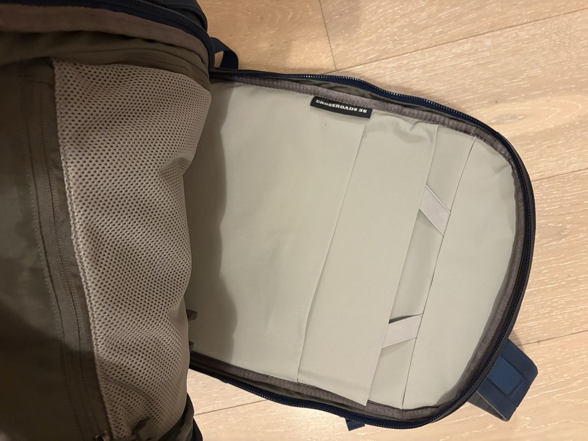 Yeti Crossroads 35 Backpack - Blue - Perfect for travel! (Gebraucht) in ...