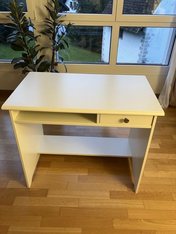 Schreibtisch, klein, weiss mit Schublade (IKEA) (Gebraucht) in Spreitenbach für CHF 10 – nur ...