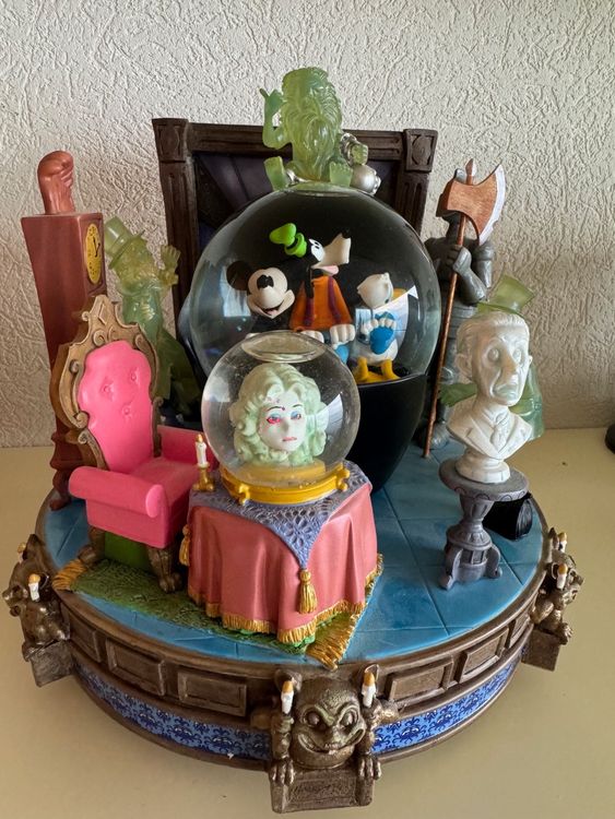 Snow globe Haunted Mansion / Phantom Manor (Gebraucht) in St-Gingolph ...