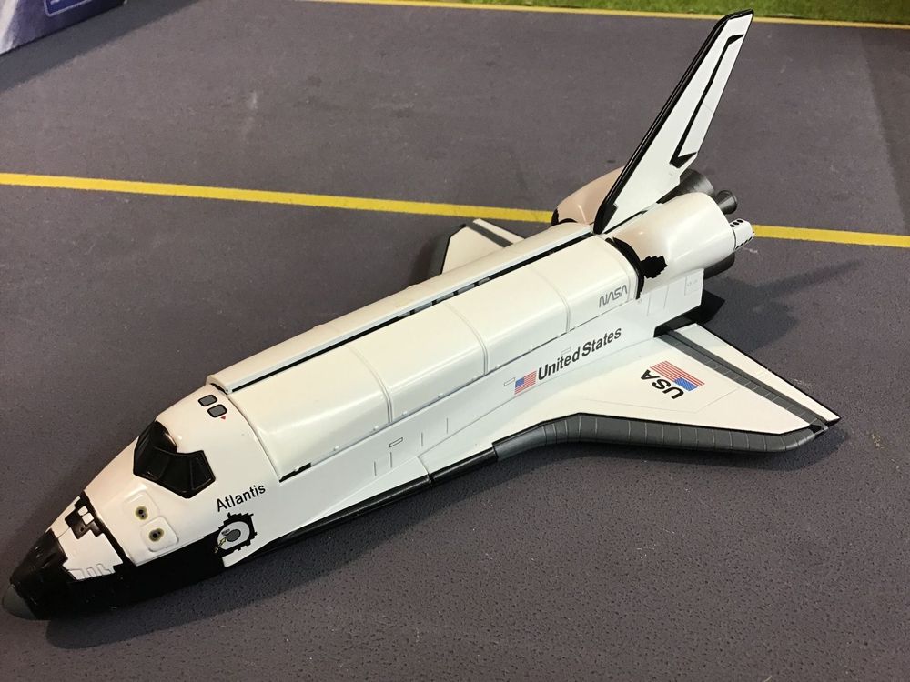 Hobbymaster Space Shuttle Atlantis 1:200 (Gebraucht) in Hombrechtikon ...