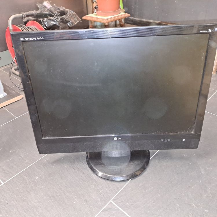 LG Flatron Monitor TV 22'' | Kaufen auf Ricardo