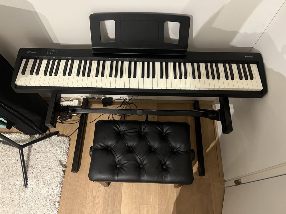 Roland FP-10 Keyboard with Stand and Chair (Neu (gemäss Beschreibung ...