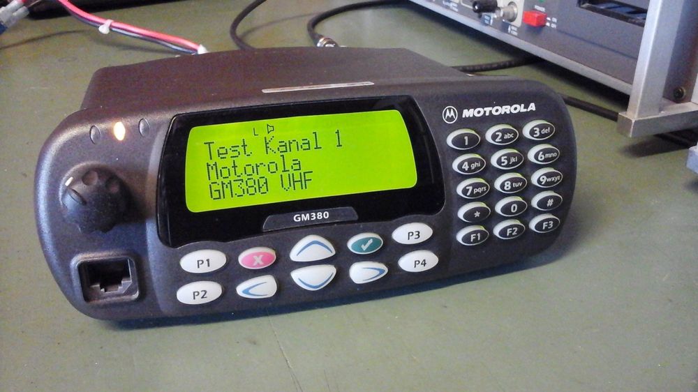 Motorola GM380 VHF Mobilfunkgerät Nr. 2 (Gebraucht) in Farnern für CHF ...