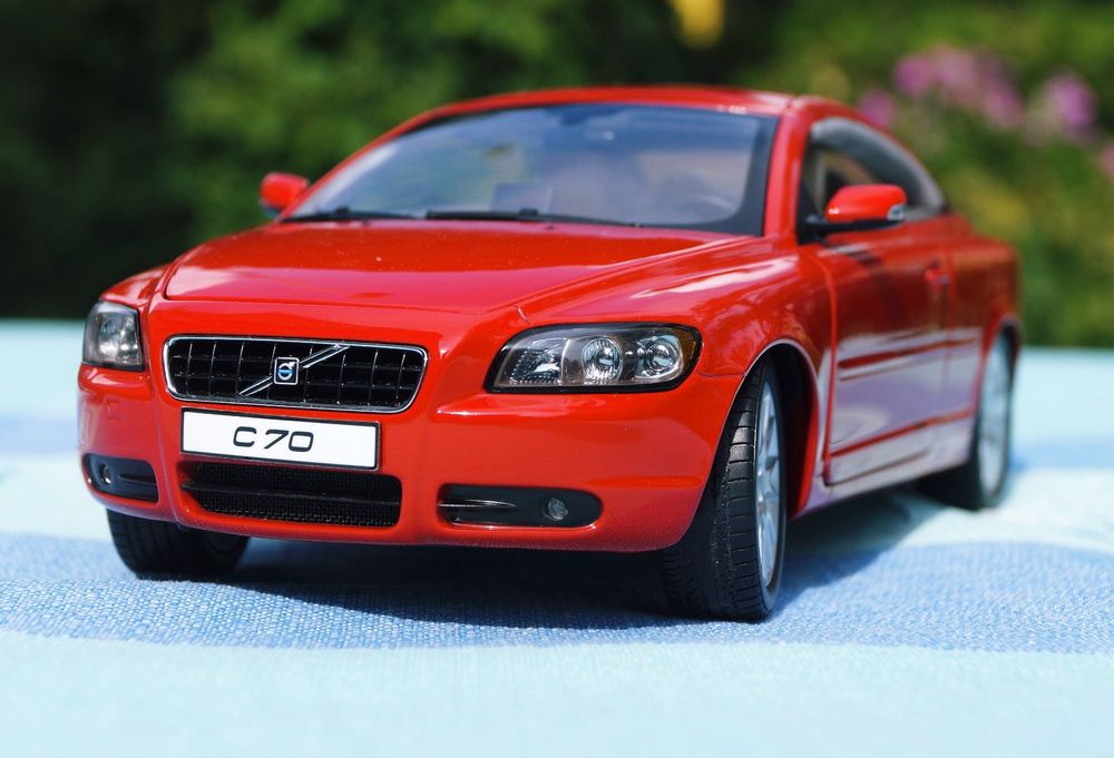 Volvo C70 Coupé/Cabriolet 1:18 (Neu und originalverpackt) in Olten für ...