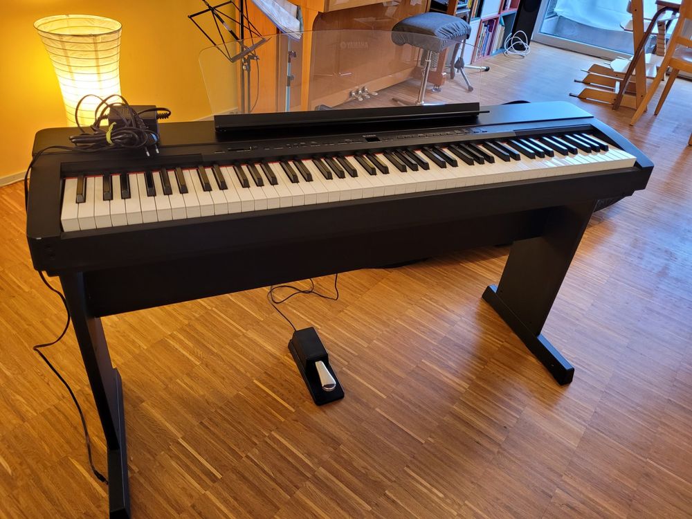 E Piano Stander Holz