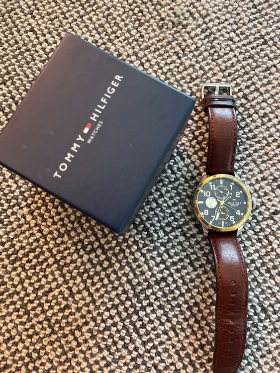 Uhr Tommy Hilfiger (Gebraucht) in Sachseln für CHF 45 – mit Lieferung ...