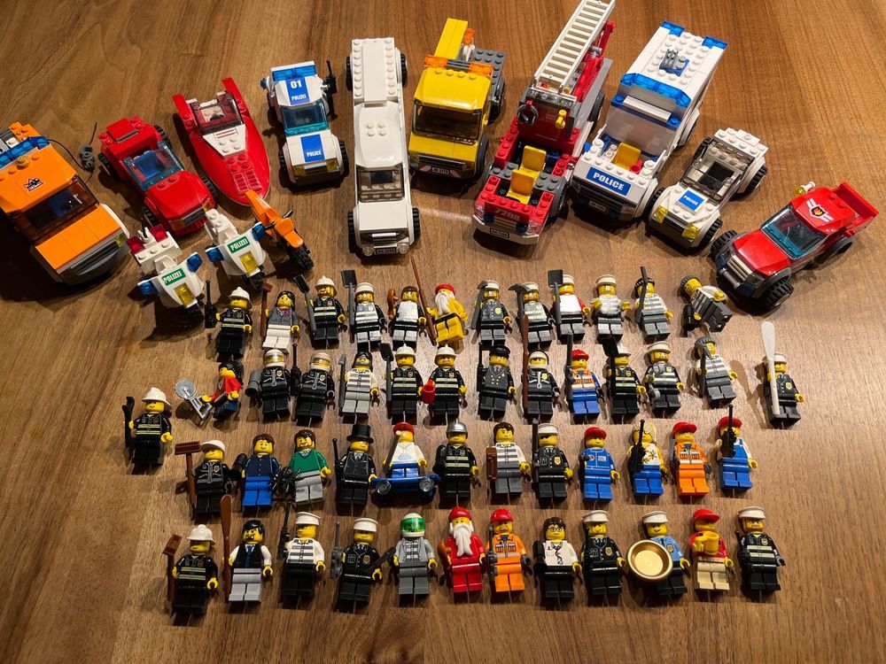 50 LEGO Figuren mit Zubehör und Fahrzeugen | Kaufen auf Ricardo