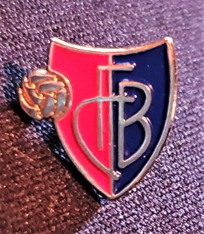 F823 - Pin FCB FC Basel Logo Emblem (Gebraucht) in Reinach BL für CHF 5 ...