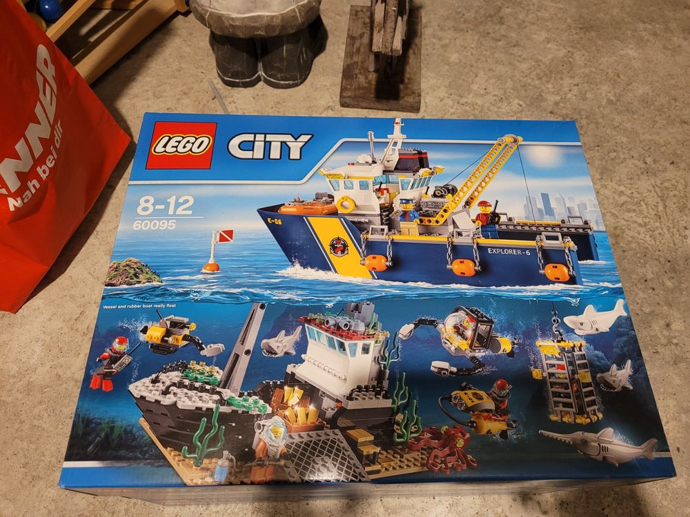 Collection Lego marine 60095, 60096 et 66522 (Neu und originalverpackt) in Martigny für CHF 400 ...