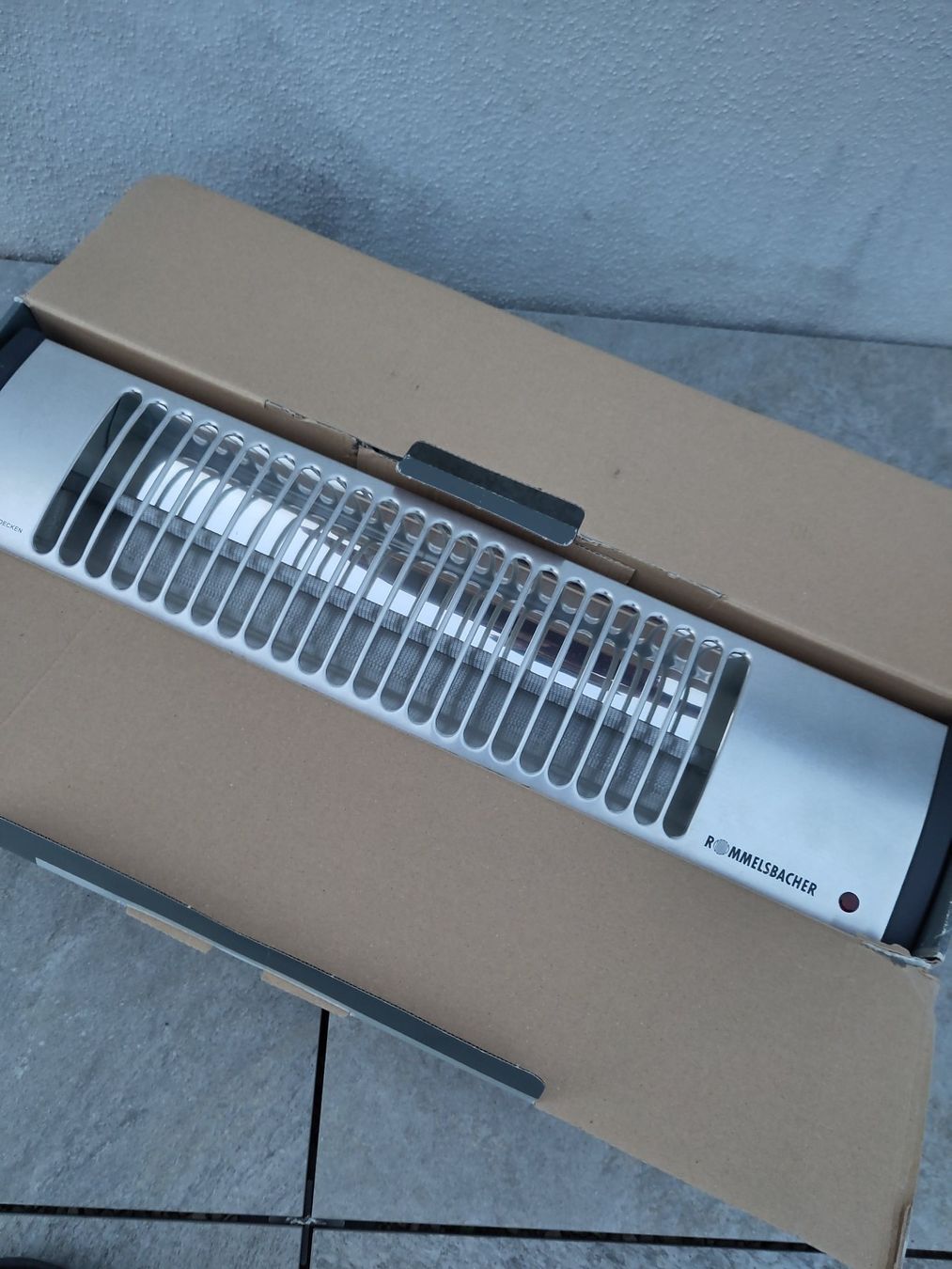 Lampe chauffante/table à langer Rommelsbacher en bon état. (D'occasion ...