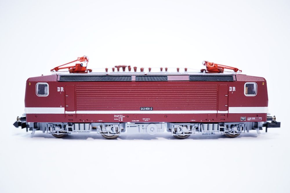 6∑ 12533 DR IV BR 243 Elektrolokomotive (Gebraucht) in Uetendorf für ...