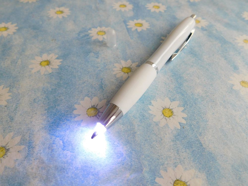 Kugelschreiber mit Beleuchtung an der Spitze | Kaufen auf Ricardo
