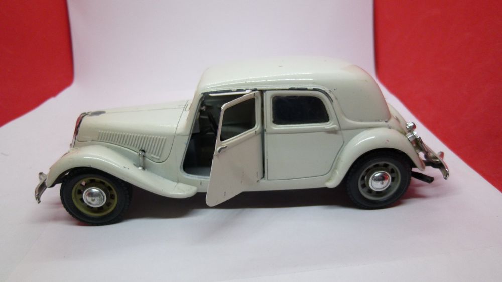 Citroen T.A. Traction - uraltes Modell in 1:24 - top Rarität (Gebraucht ...