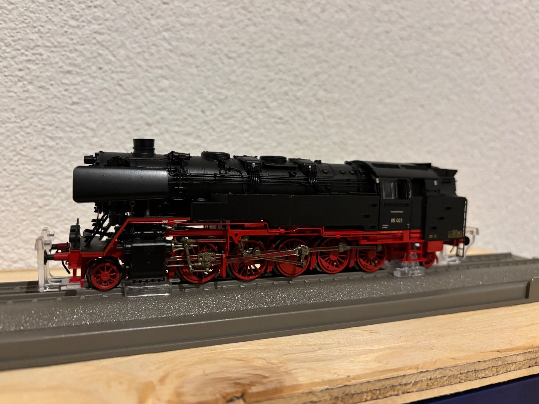 Roco DB BR 85 001 (Gebraucht) in Rapperswil BE für CHF 330 – mit Lieferung auf Ricardo kaufen