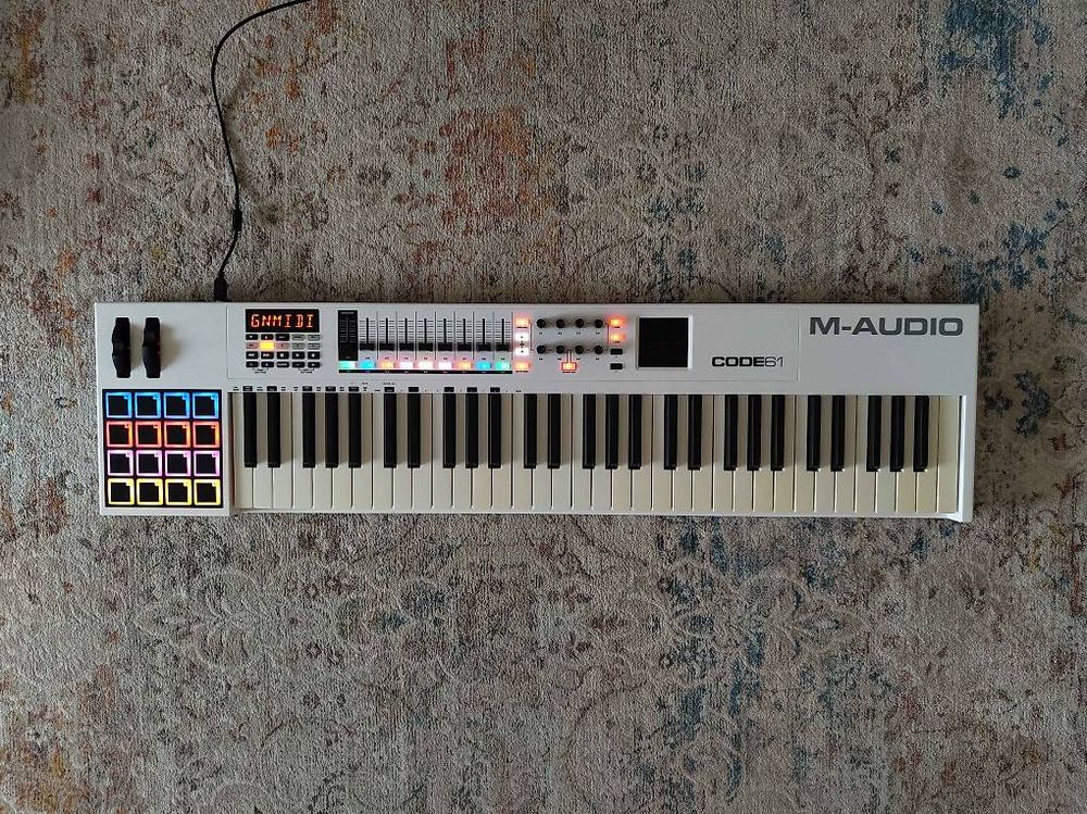 Midi Keyboard M Audio Code 61 (Gebraucht) in Zürich für CHF 120 – nur Abholung auf Ricardo kaufen