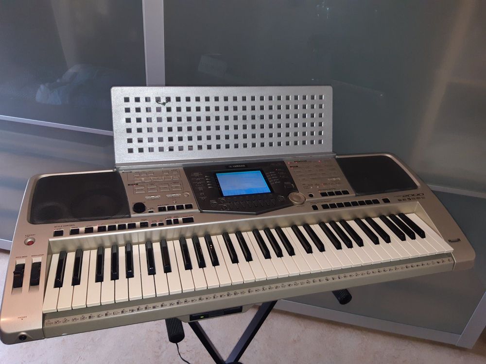 Keyboard Yamaha PSR 2000 mit Ständer (Gebraucht) in Zürich für CHF 390 ...