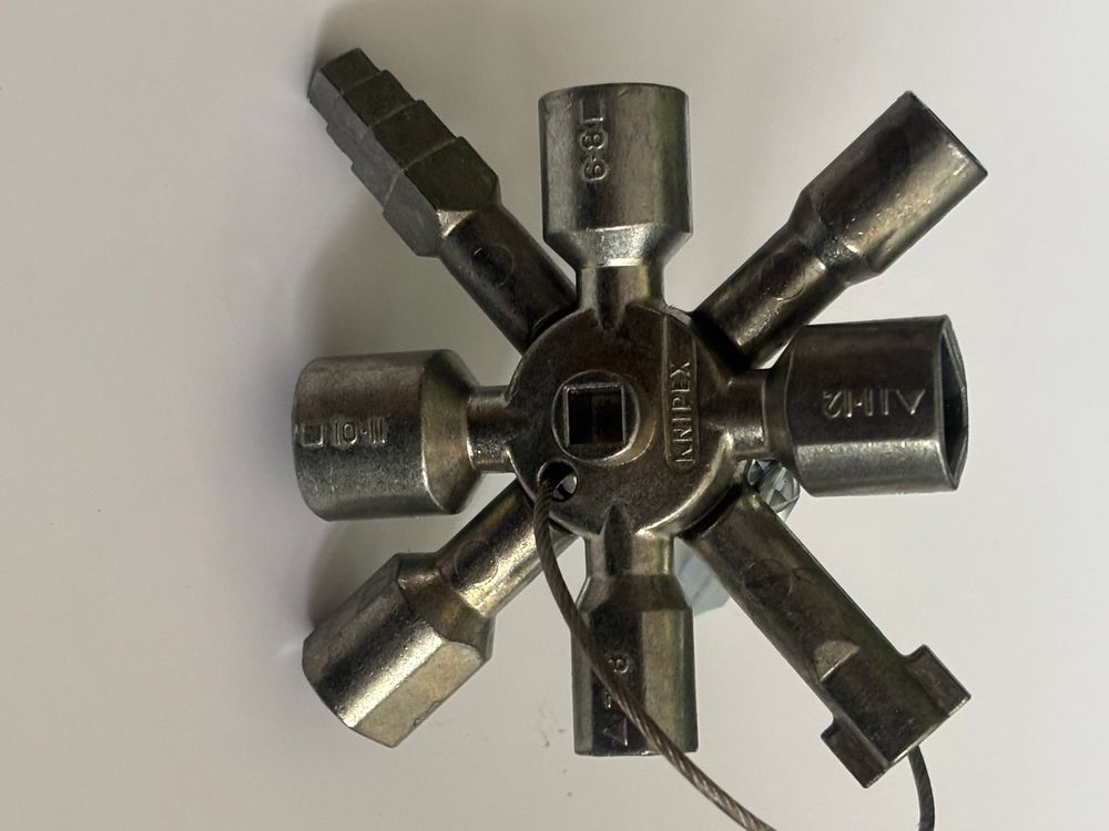 Knipex, Clé universelle pour armoires de commande (Gebraucht) in La ...