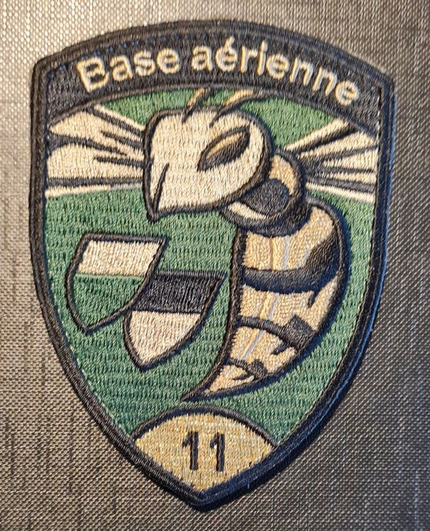 Luftwaffe Base aerienne 11 Stab Gold Kle (Neu (gemäss Beschreibung)) in ...