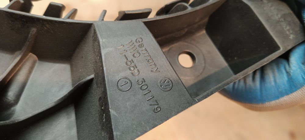 Volkswagen Scheinweferhalter vorne recht (Gebraucht) in Naters für CHF ...