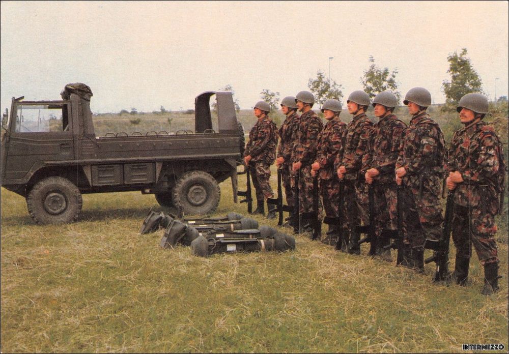 Militär // 77 Dragon Panzerabwehr Lenkwaffe // Armee (Gebraucht) in für ...