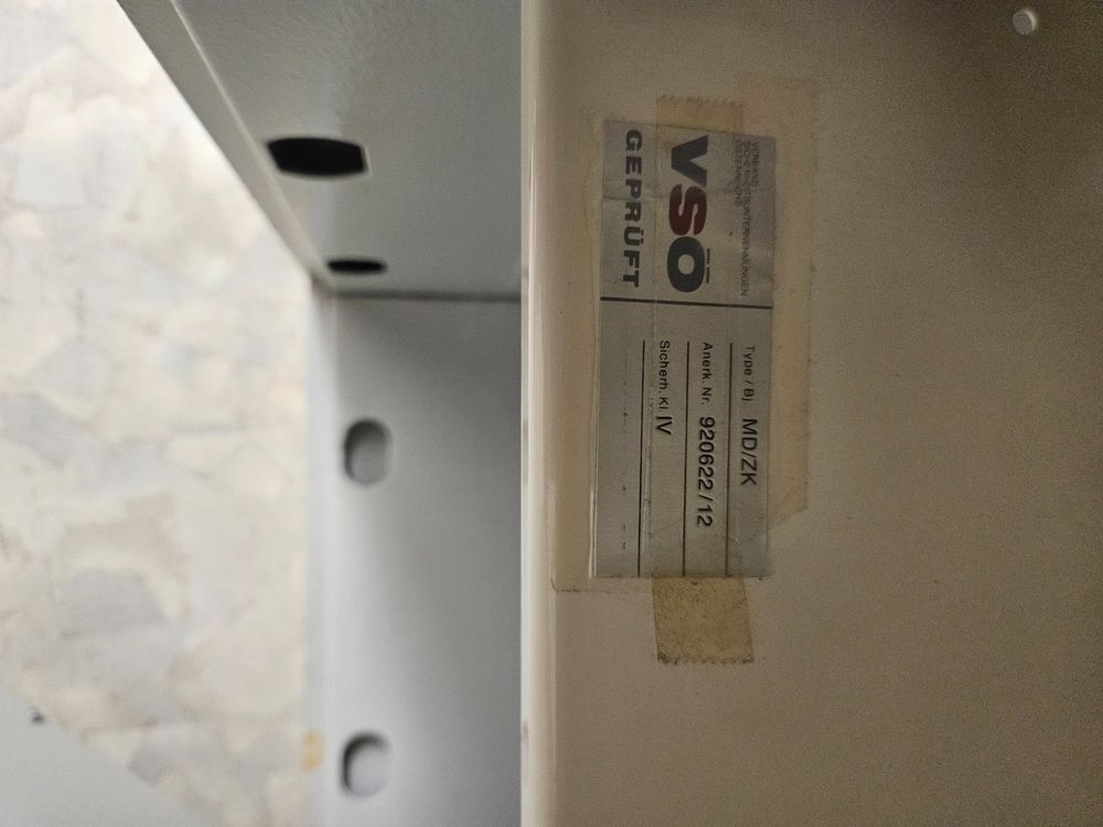Schone Tresor Gebraucht Zu Verschenken Bild