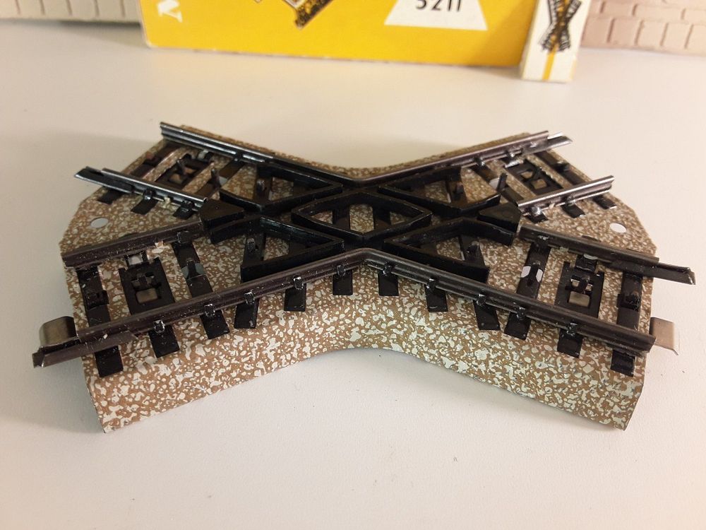 Modelleisenbahn Märklin _ Kreuzung _ 5211 _ Spur H0 | Kaufen auf Ricardo